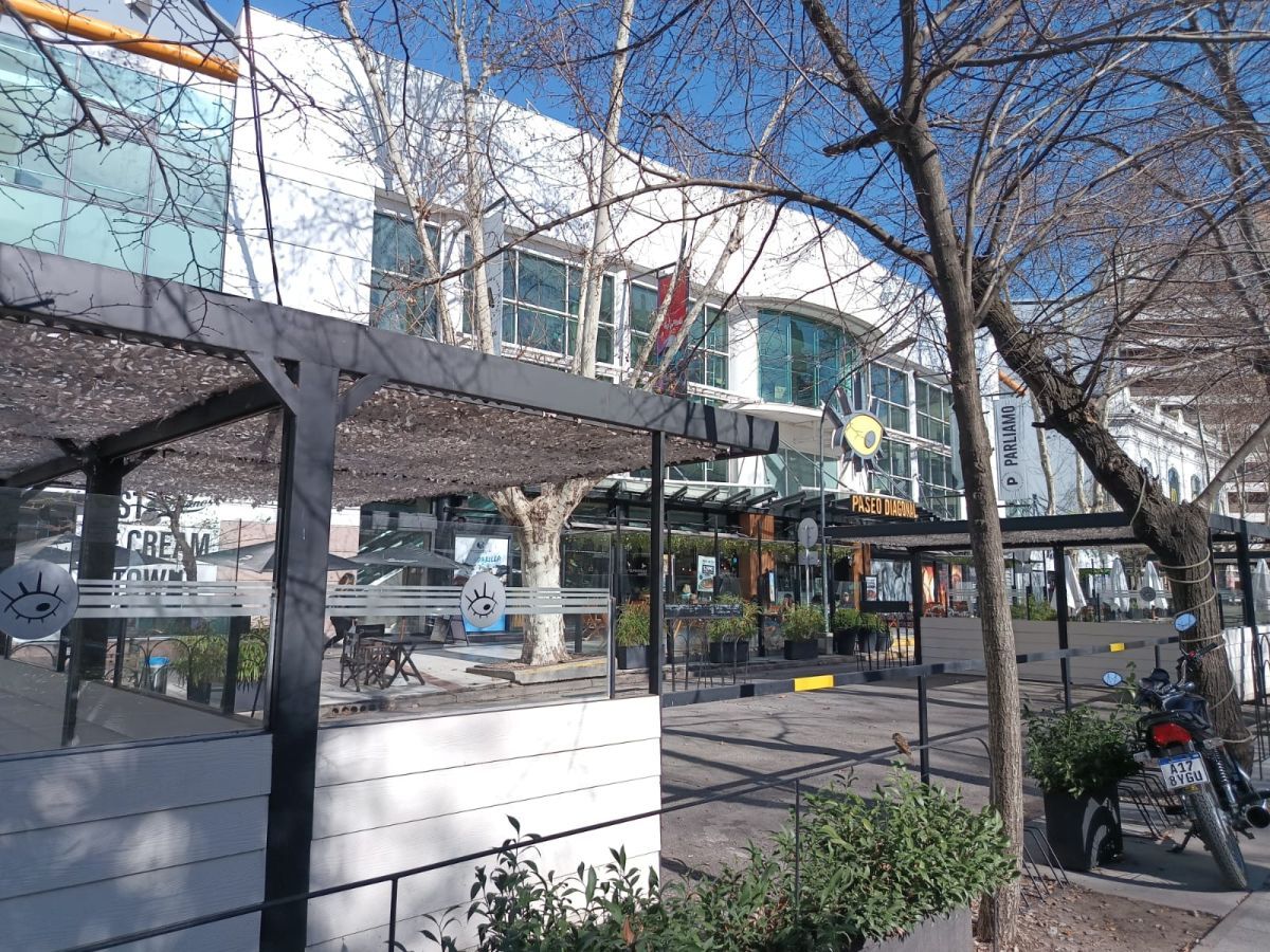 Locales deberán dejar el Paseo Diagonal por la llegada de Le Utthe que ...