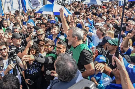 Tras la aprobación de la Ley Bases, ATE llama a "seguir organizando la ...