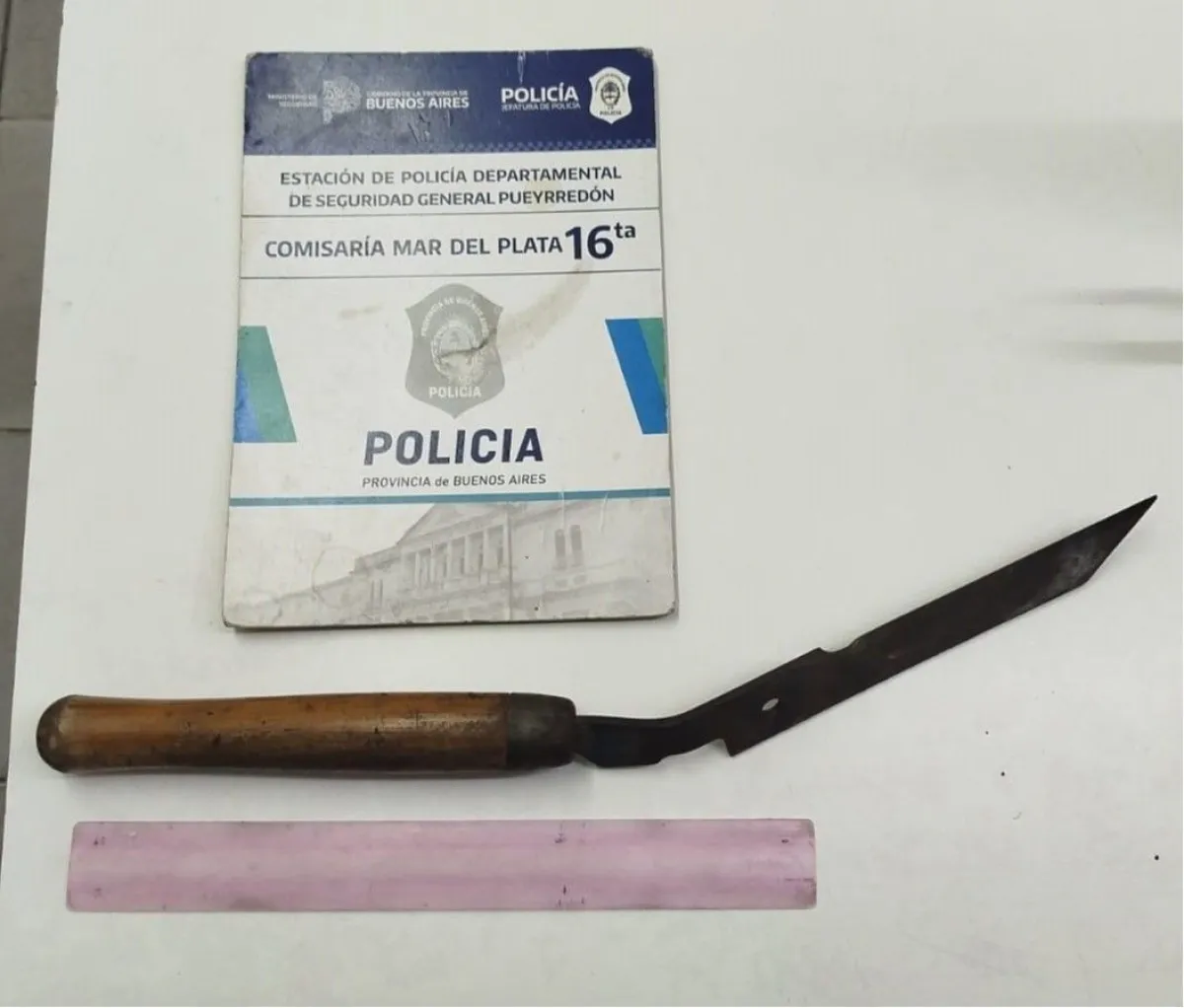 Armado con una gran navaja retuvo a un bebé de 45 días y amenazó con ...