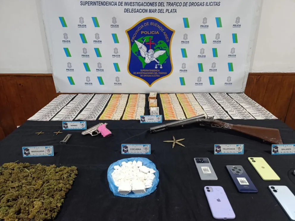 Incautan droga y armas en "point" que habían montado bajo pantalla de barbería y planta de ...