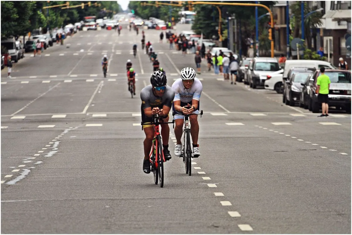 Muñoz y Debiassi, nombres locales en el Rower Triatlón Olímpico de Mar ...